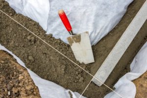 Randsteine setzen » Anleitung & Tipps zum Verlegen